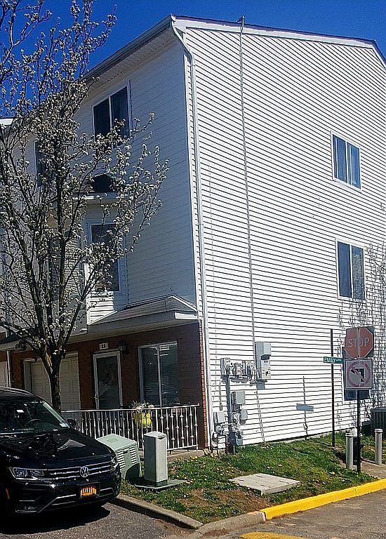 15 Emily Ln, Staten Island, NY 10312 | Zillow