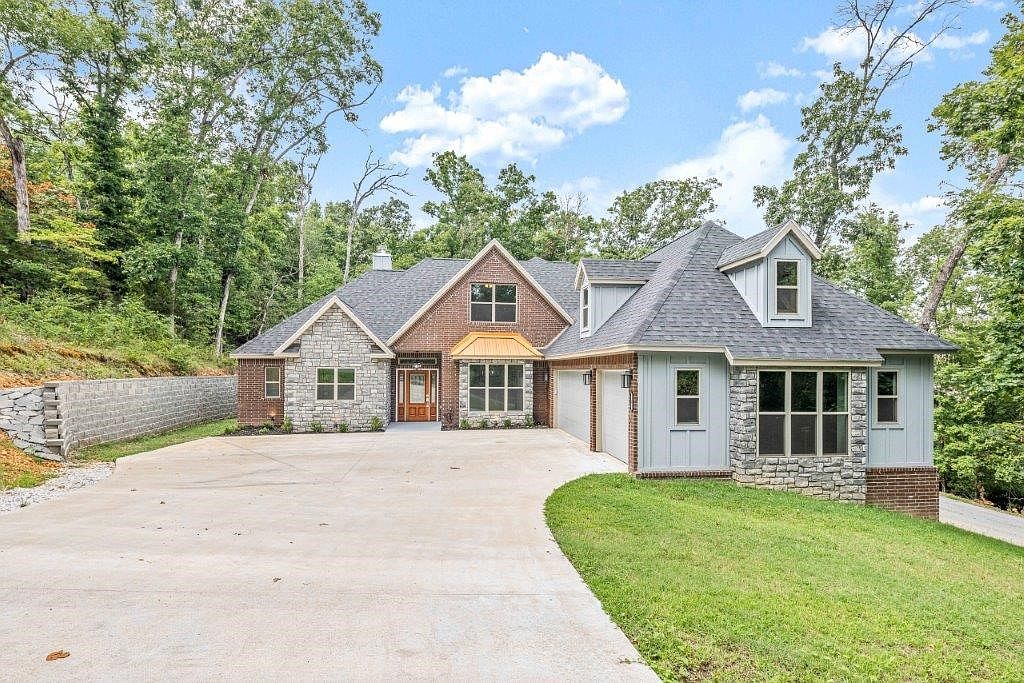 2 Warwick Ln, Bella Vista, AR 72714 | Zillow