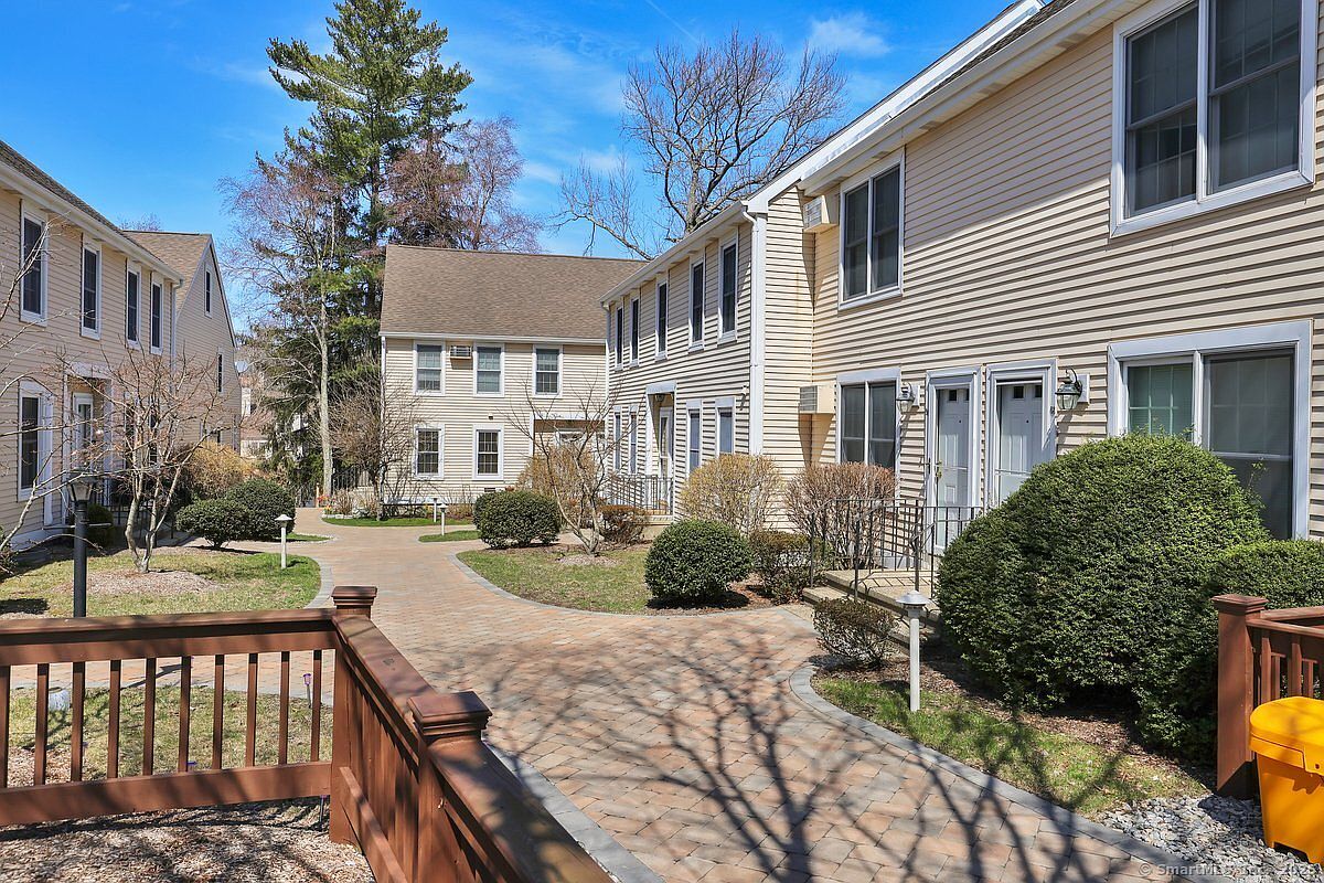 54 Rope Ferry Rd UNIT D80, Waterford, CT 06385 | Zillow