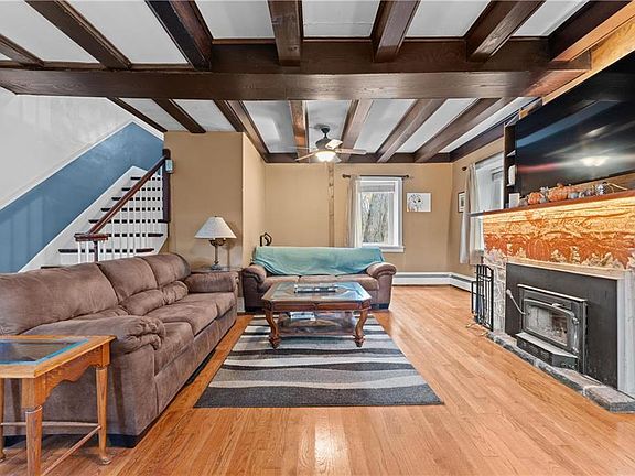 977 S Cottonwood Rd, Walnutport, PA 18088 | Zillow