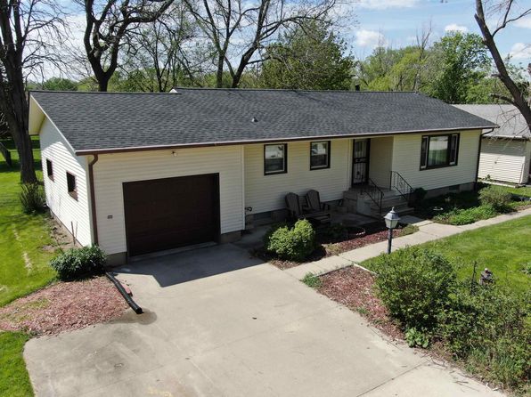 Decorah IA Real Estate - Decorah IA Homes For Sale | Zillow