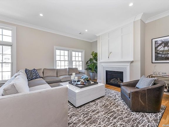 803 Mill Crk N, Roslyn, NY 11576 | Zillow