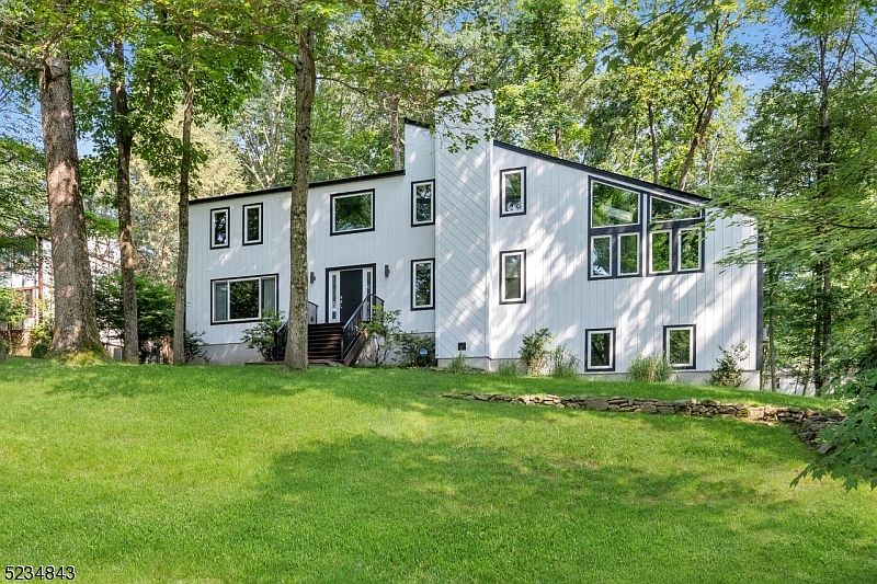 9 Trowbridge Dr, Randolph, NJ 07869 | Zillow