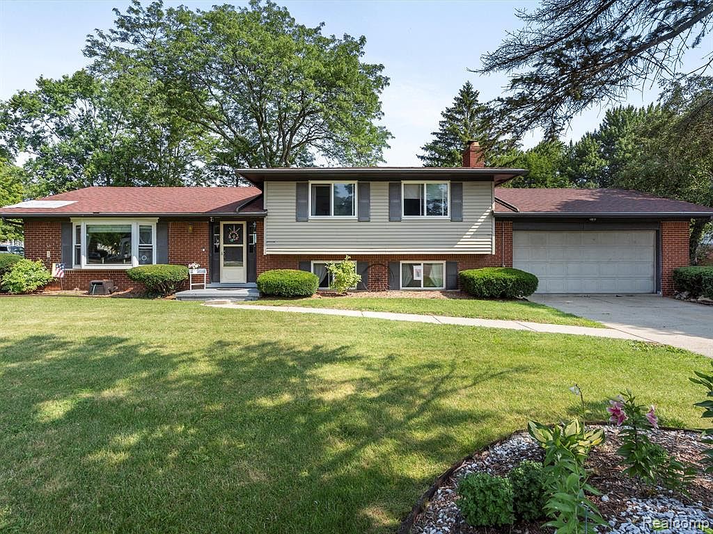 2111 E Hill Rd, Grand Blanc, MI 48439 | MLS #20230052046 | Zillow