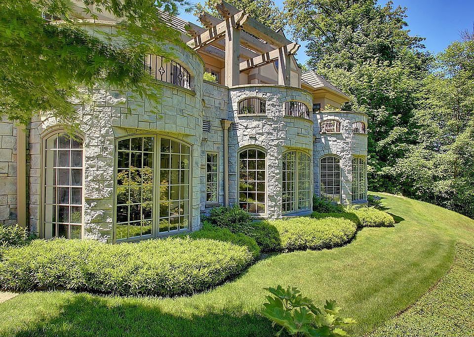 11233 Whitcomb Pl, Woodway, WA 98020 | Zillow