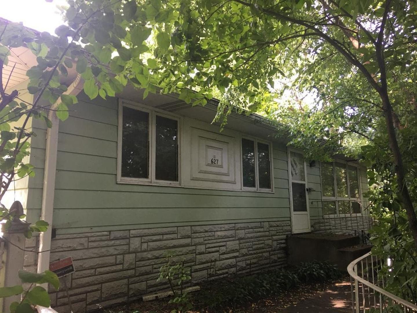 627 Livingston Ave, Saint Paul, MN 55107 | Zillow