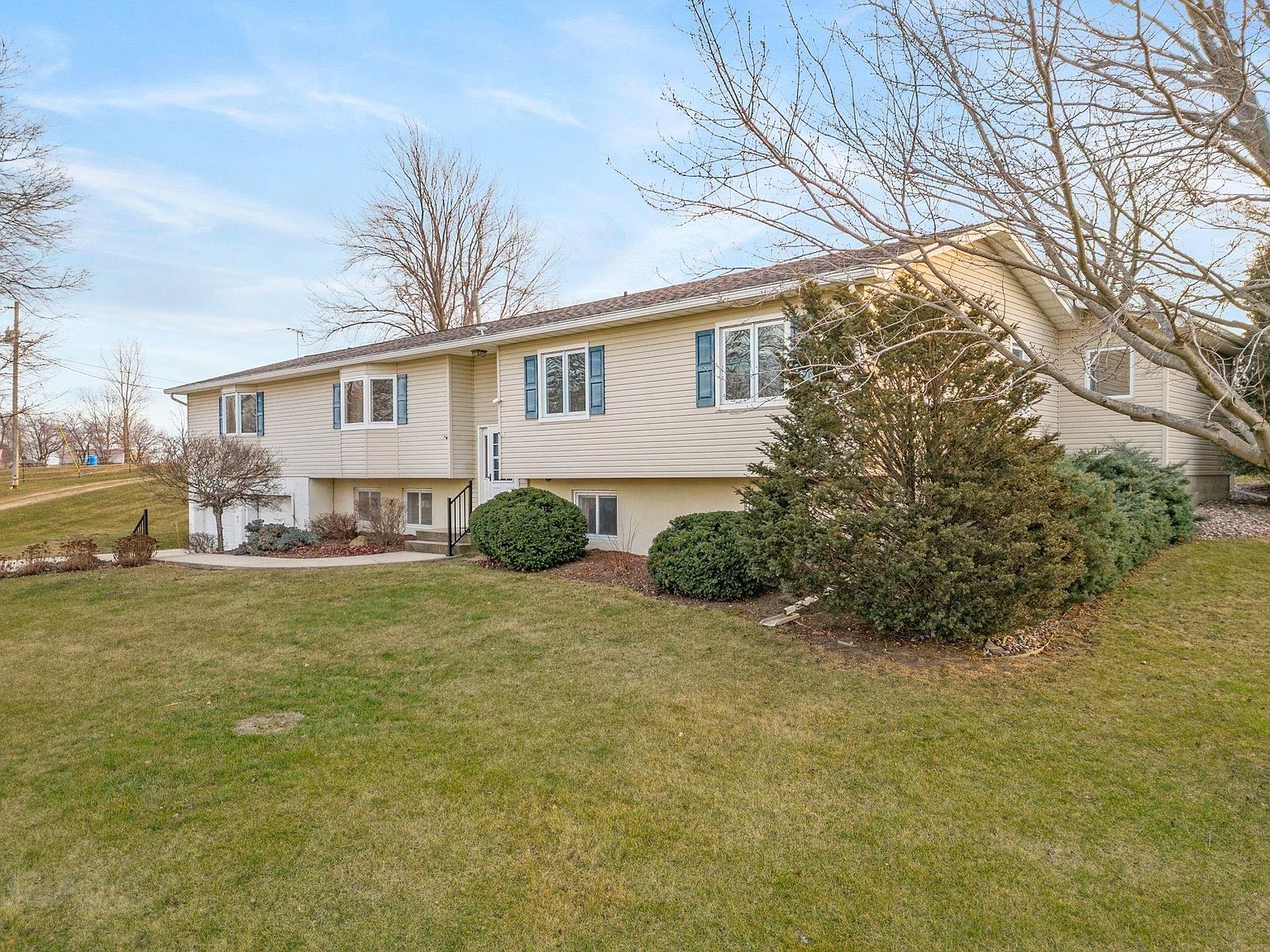 4205 W Cedar Wapsi Rd, Cedar Falls, IA 50613 | MLS #20240116 | Zillow