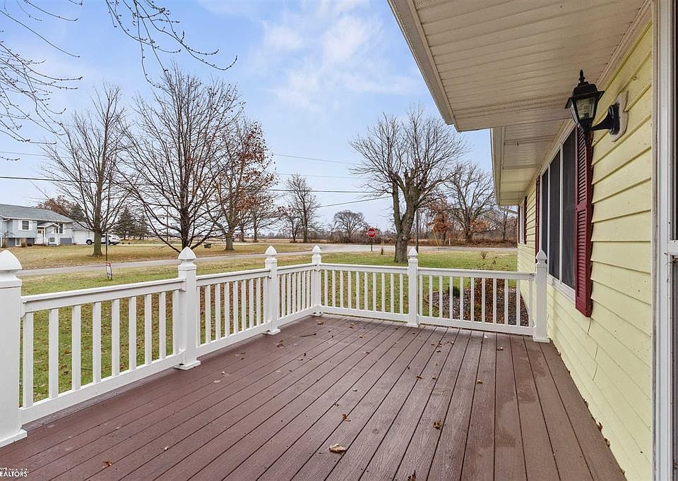 948 Road 1245n, Gladstone, IL 61437 | Zillow