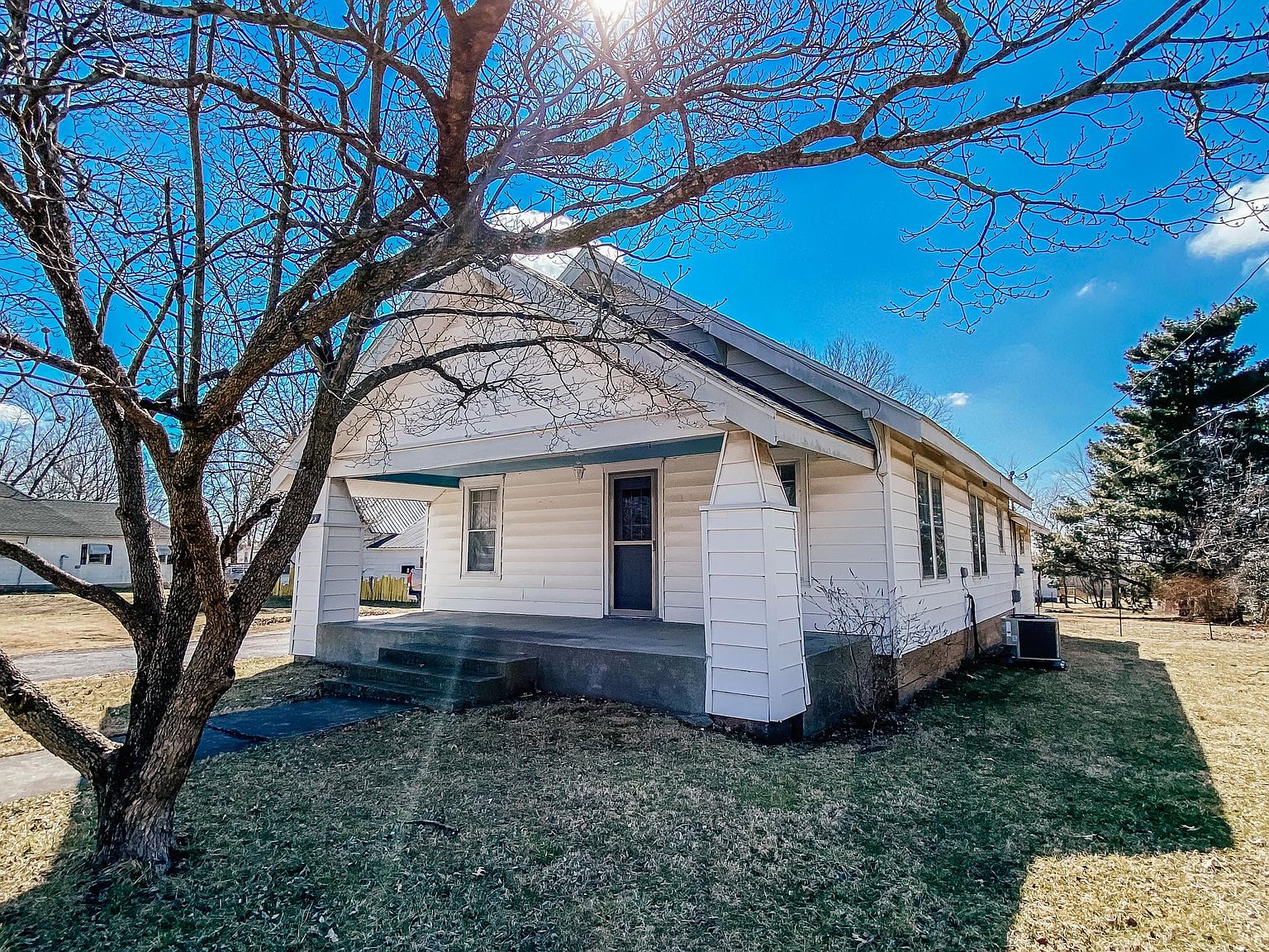 712 E Main St, Walnut Grove, MO 65770 | Zillow