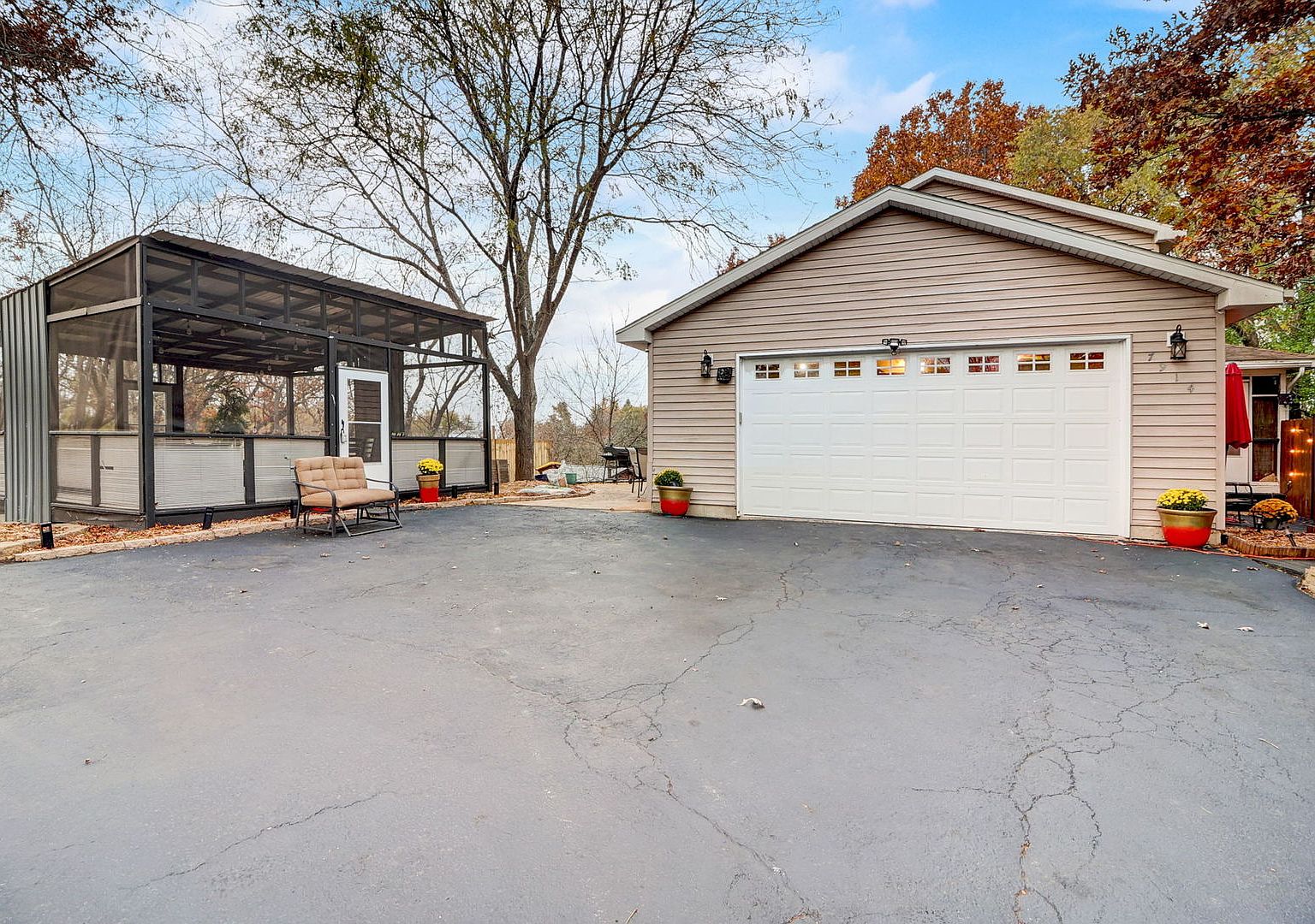 7914 Craig Dr, Wonder Lake, IL 60097 | MLS #12004448 | Zillow