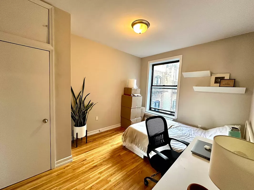 77 West 68th Street #5H in Lincoln Square, Manhattan | StreetEasy