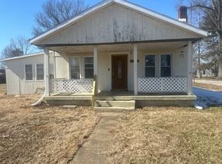 504 W Locust St, Boonville, IN 47601 | MLS #202445092 | Zillow