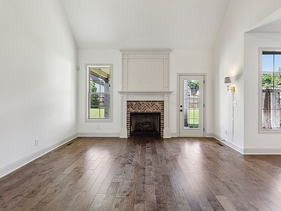 121 Thomas Traylor Ln, Clarksville, TN 37043 | Zillow