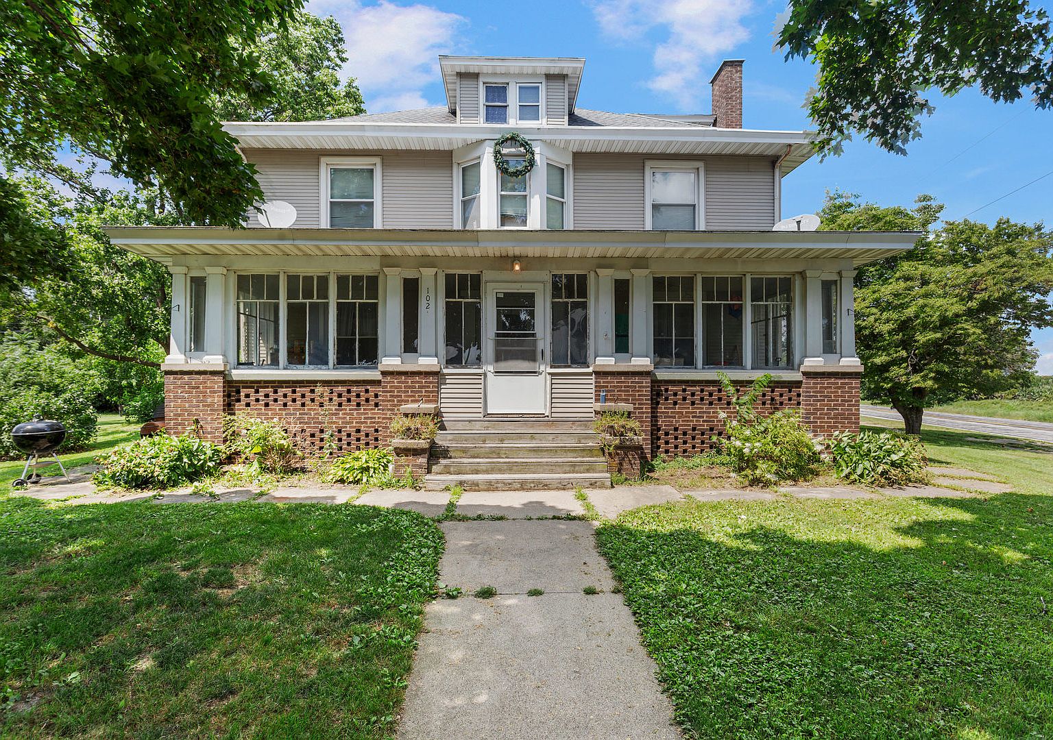 102 Bodman St, Milmine, IL 61855 | Zillow
