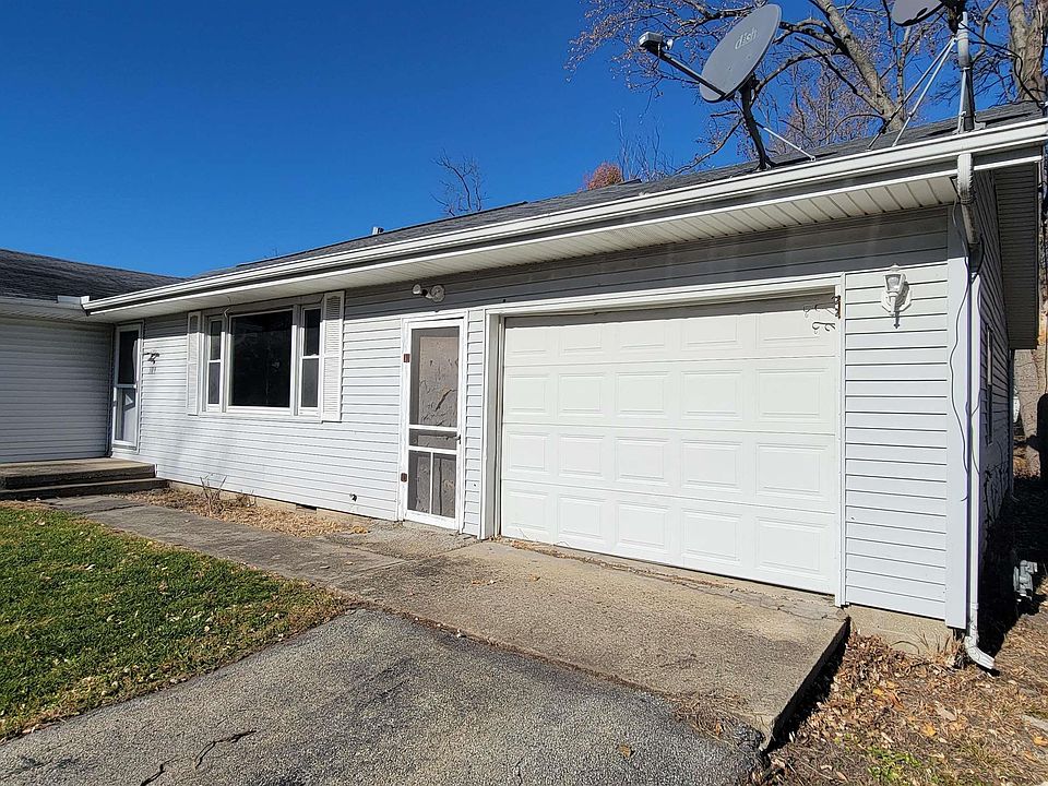 309 Elm St, Loami, IL 62661 | Zillow