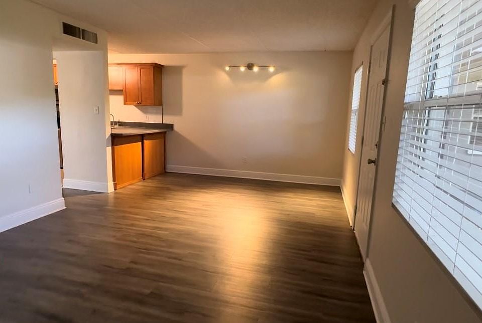 The Oaks on Azeele - 3518 W Azeele St Tampa FL | Zillow