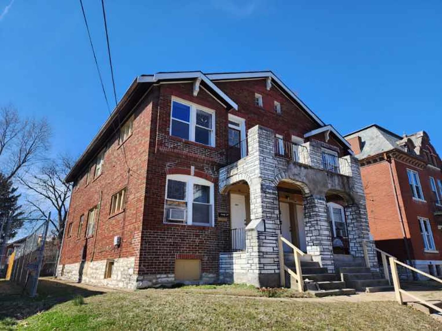 8443-8445 Newby St #2F, Saint Louis, MO 63147 | Zillow