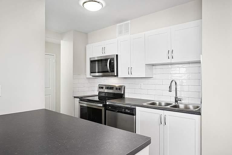 3390 Keele St #308, Toronto, ON M3J 1L6 | Zillow