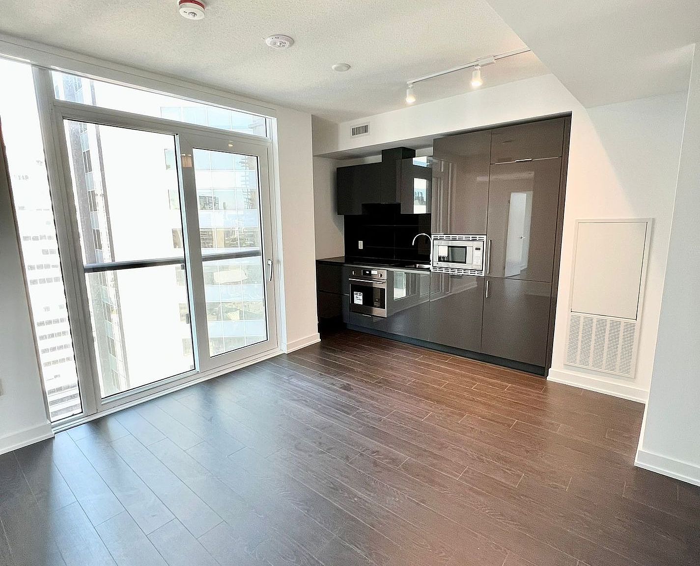 238 Simcoe St #1903, Toronto, ON M5T 0E2 | Zillow