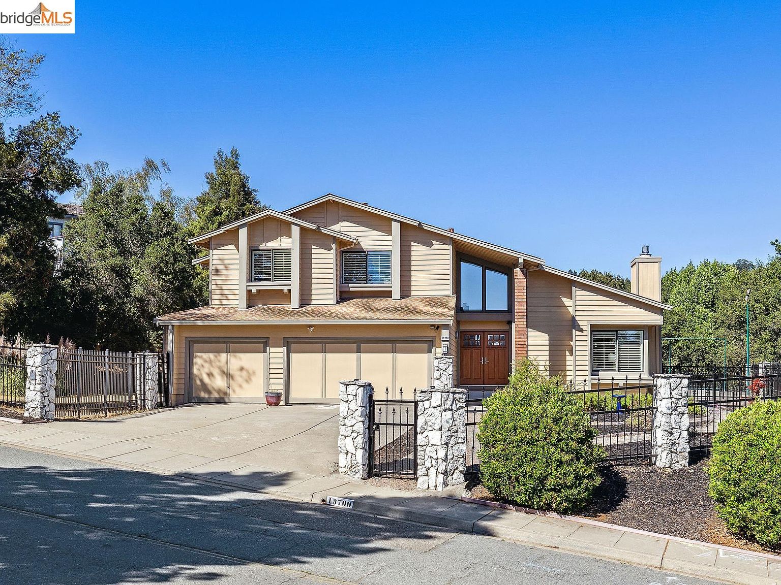 13700 Campus Dr, Oakland, CA 94605 | MLS #41039178 | Zillow