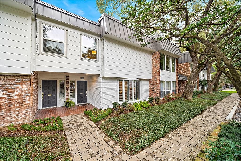 8946 Chatsworth Dr, Houston, TX 77024 | Zillow