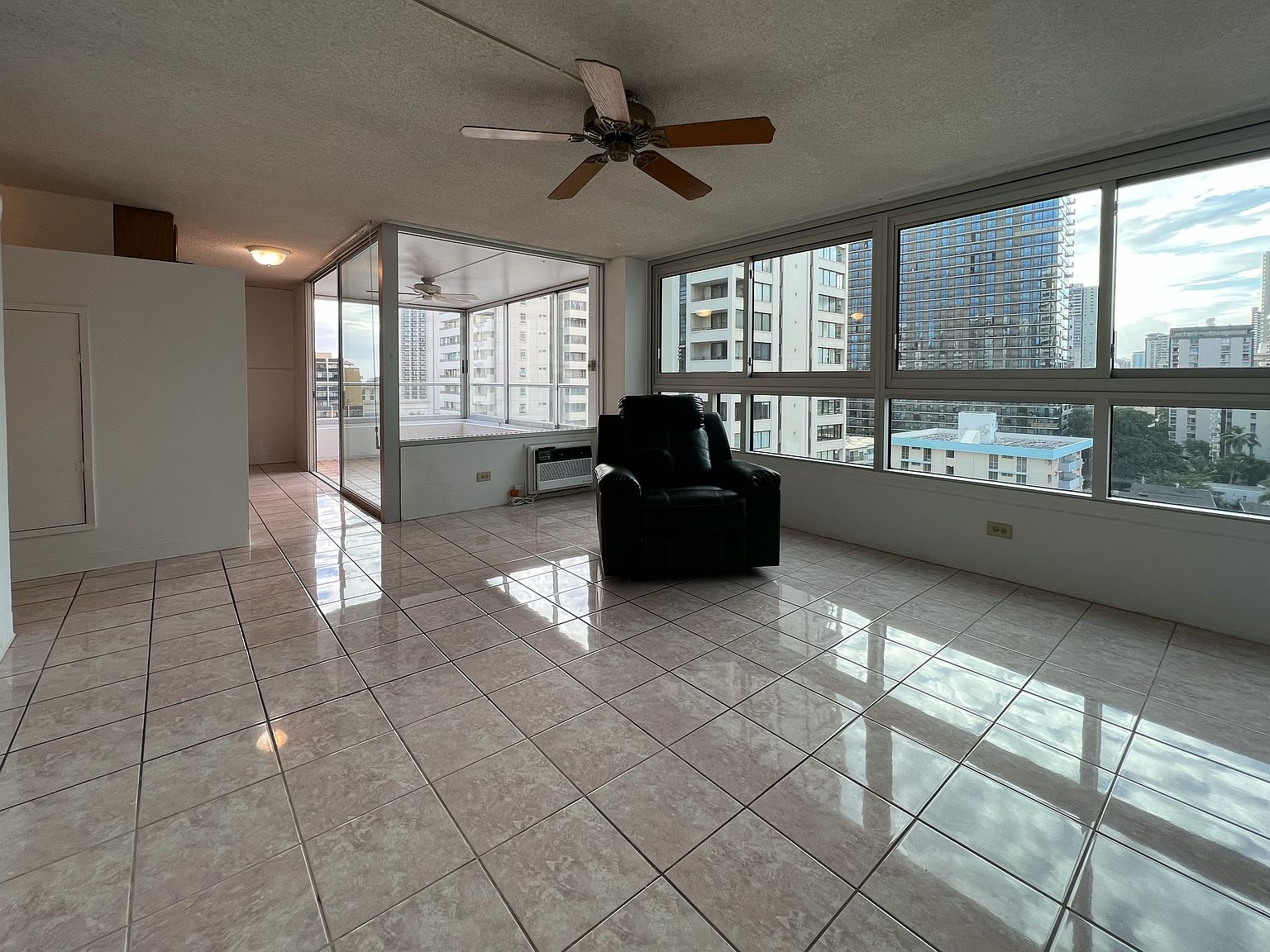 2421 Tusitala St APT 2421, Honolulu, HI 96815 | Zillow