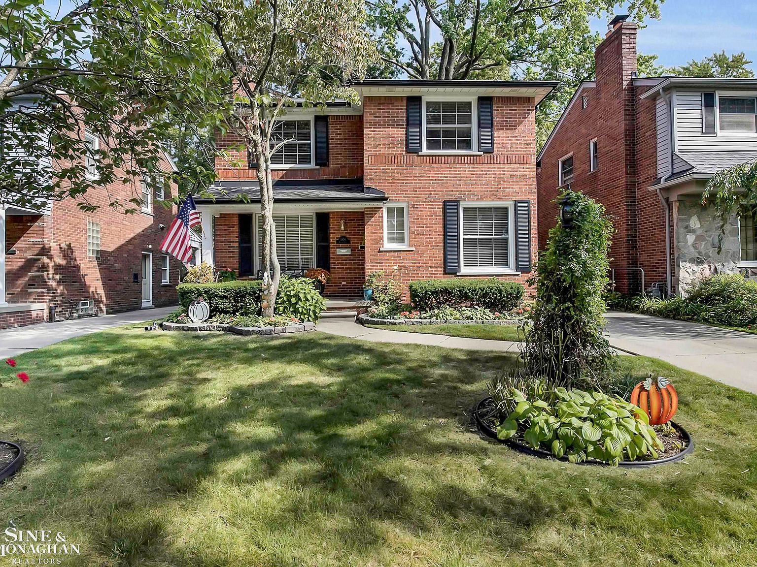 1956 Severn Rd, Grosse Pointe Woods, MI 48236 | MLS #50126330 | Zillow