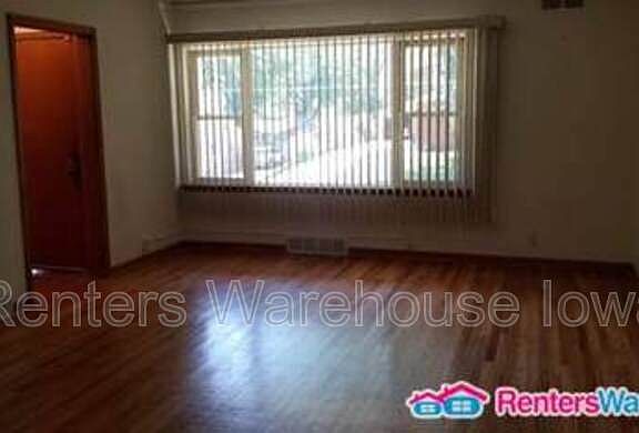 419 44th St, Des Moines, IA 50312 | Zillow