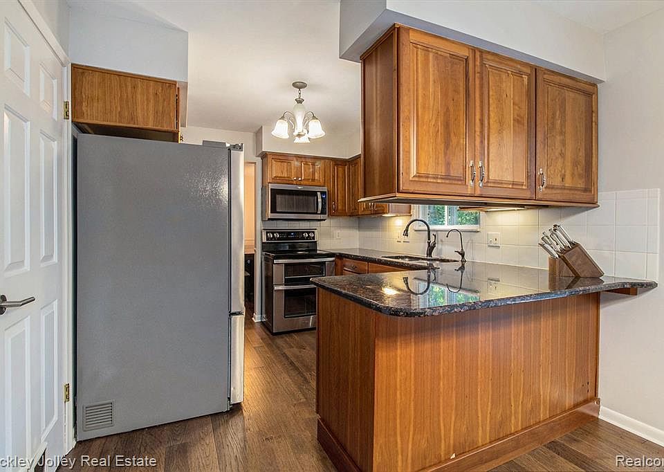 6399 Brighton Rd, Brighton, MI 48116 | MLS #20230085442 | Zillow