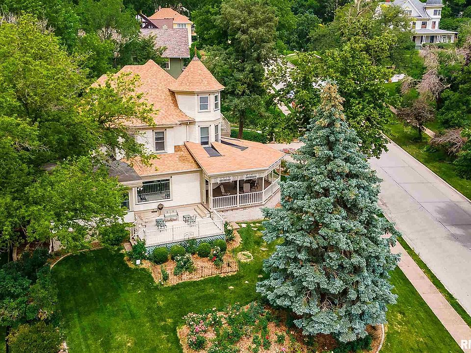 1416 E River Dr, Davenport, IA 52803 | Zillow