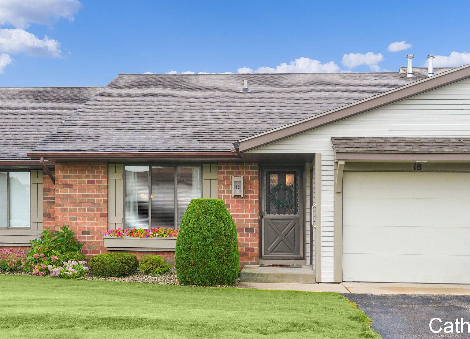 18 S Zeeland Pkwy #18, Zeeland, MI 49464 | MLS #25051062 | Zillow