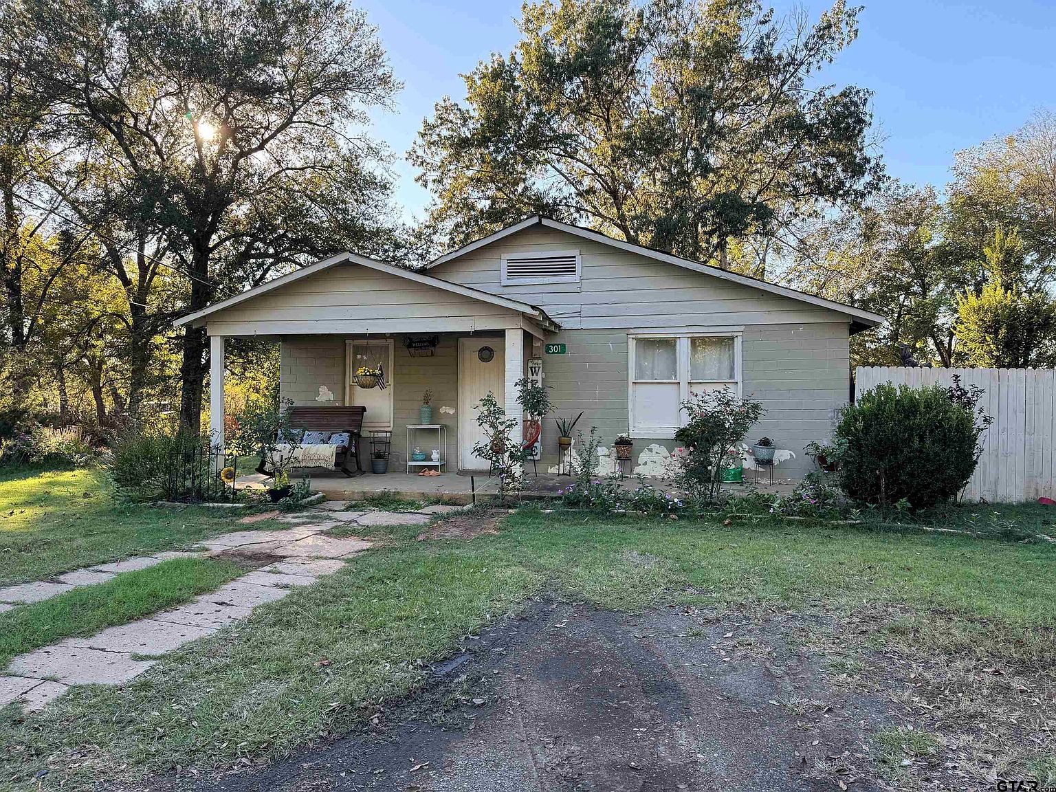 301 Cleveland St, Winfield, TX 75493 | MLS #25006957 | Zillow