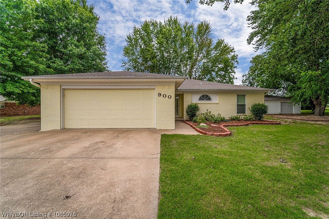900 SW 3rd St, Spiro, OK 74959 | MLS #1065976 | Zillow