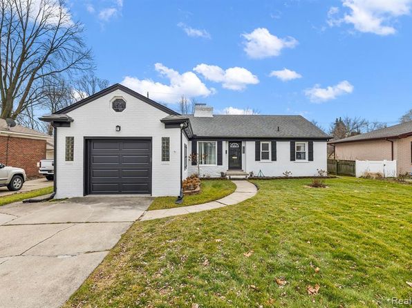 Lake St Clair - Saint Clair Shores MI Real Estate - 37 Homes For Sale ...