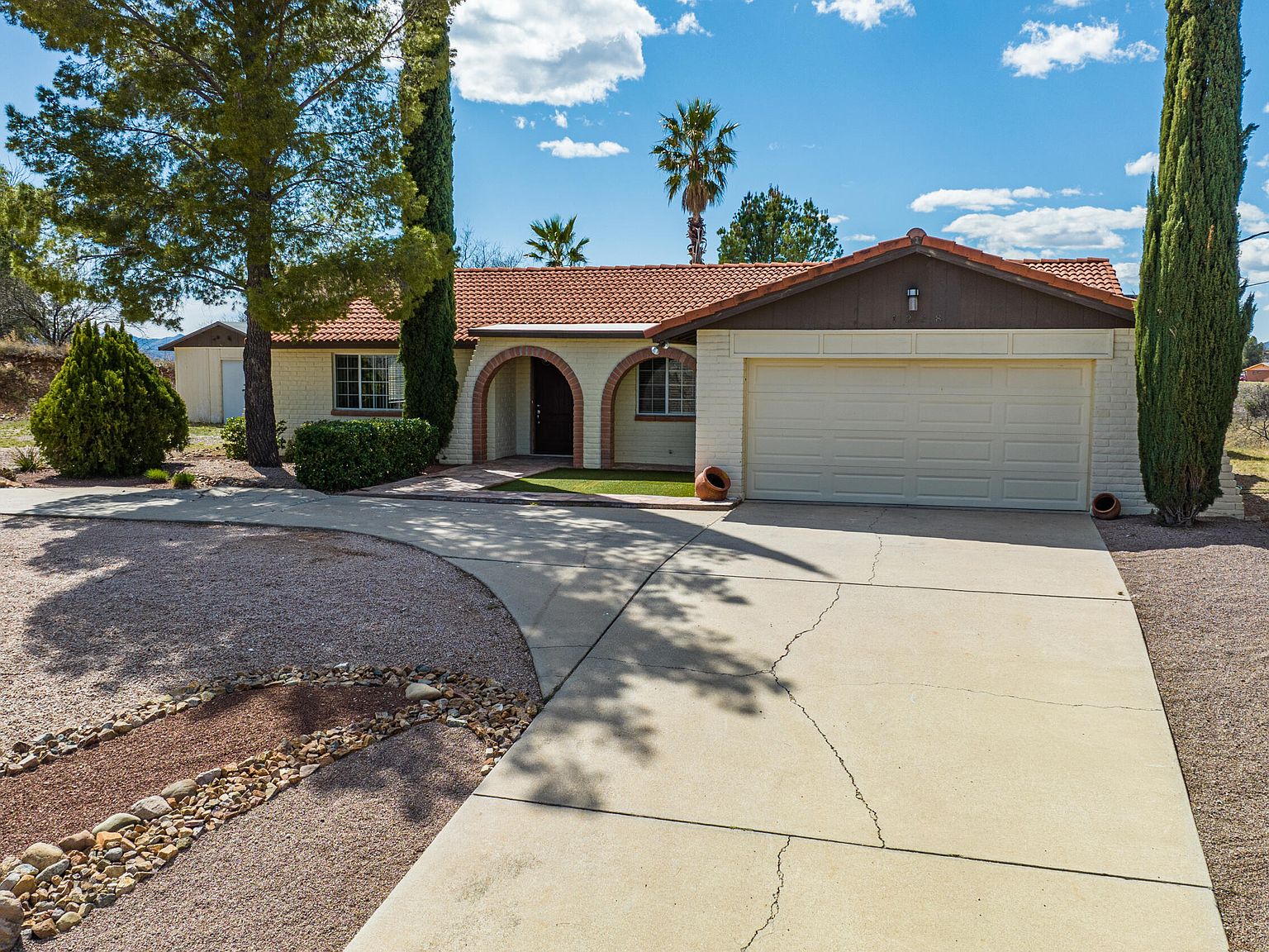 1238 Avenida Gloriosa, Rio Rico, AZ 85648 | Zillow