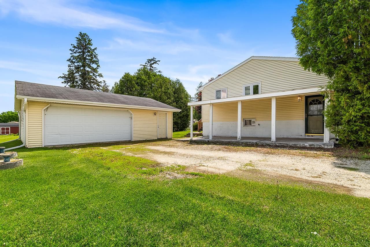8027 US Highway 10, Whitelaw, WI 54247 | Zillow