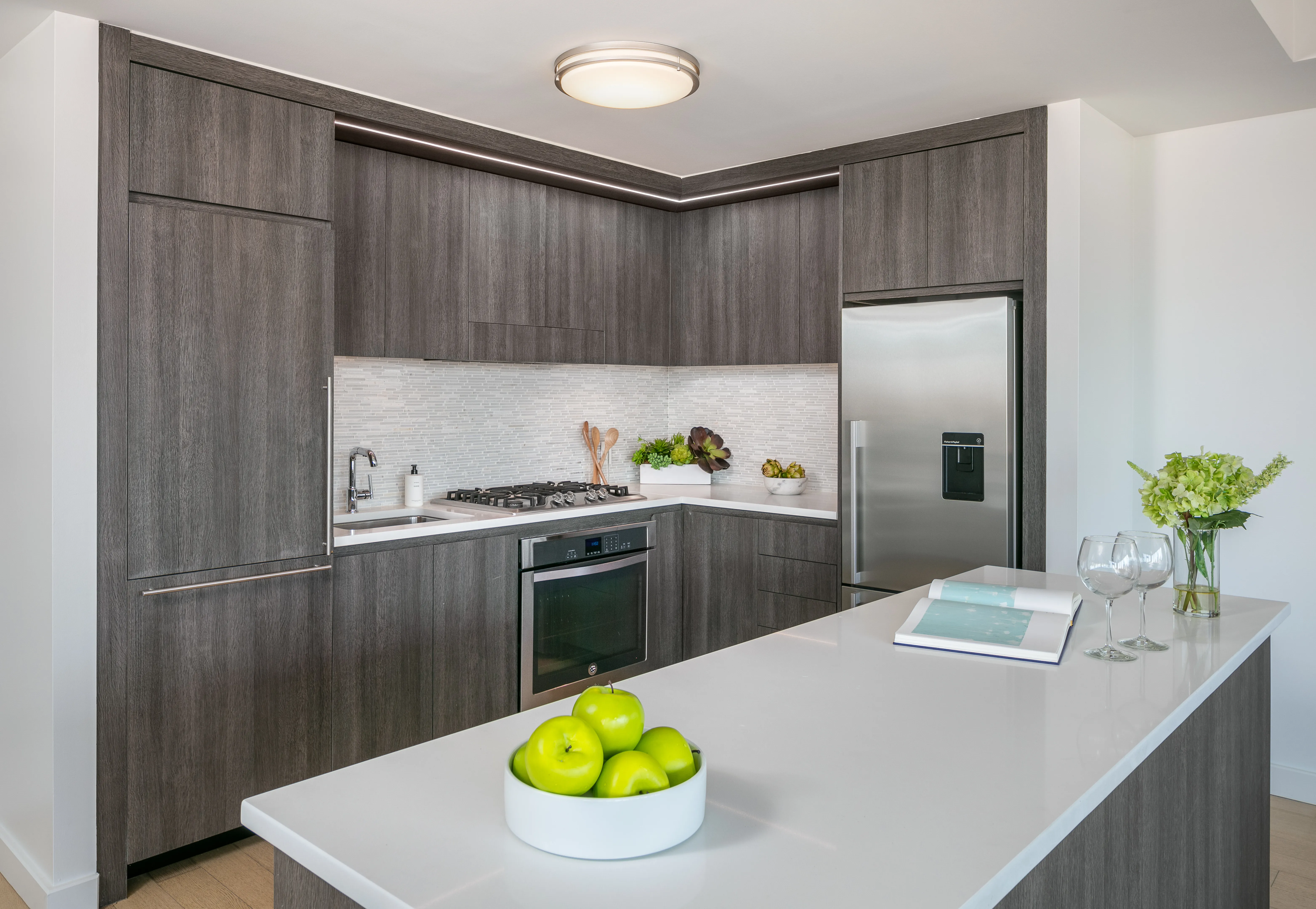 525 West 52nd at 525 West 52nd Street in Hell's Kitchen : Sales ...