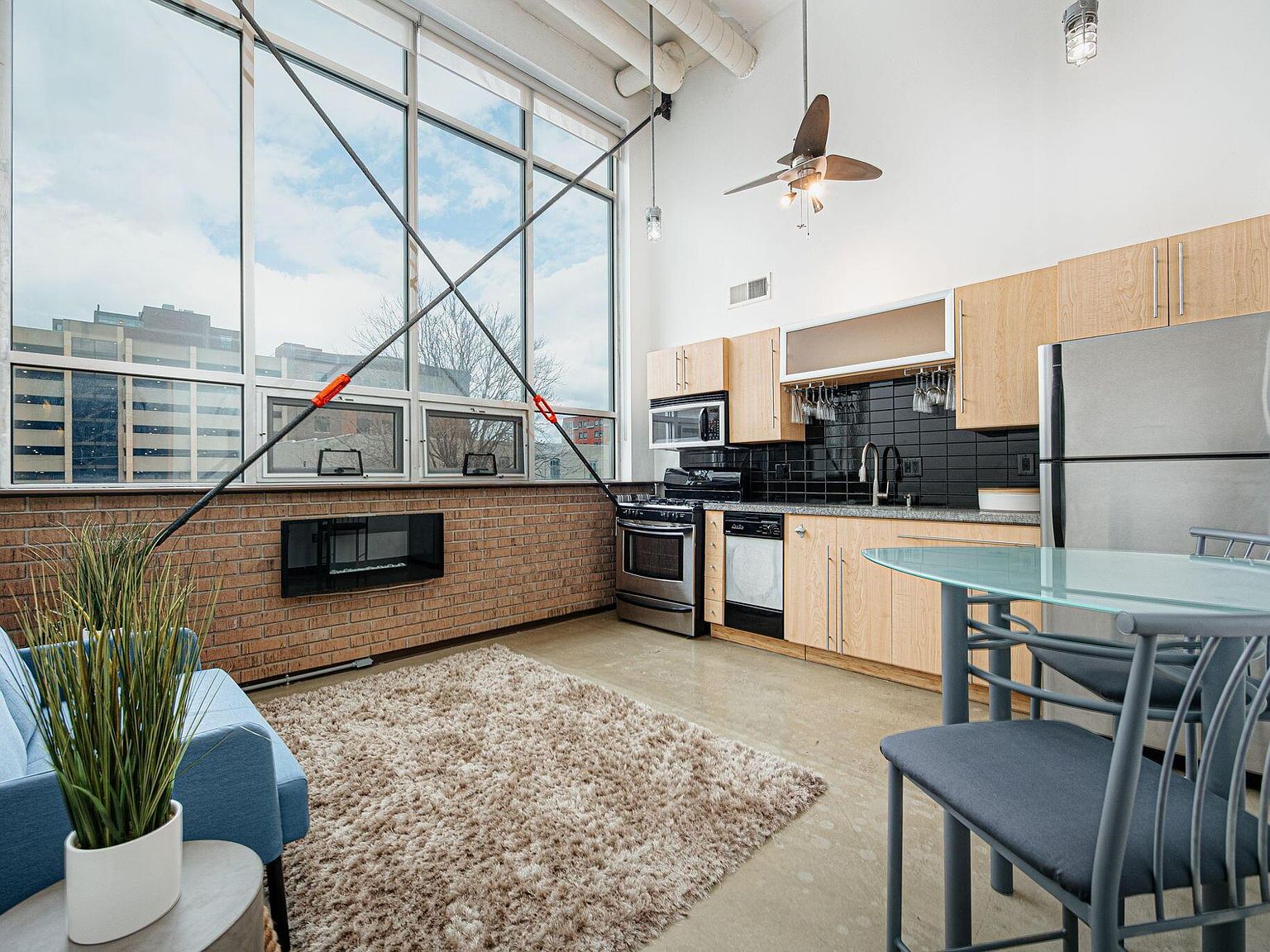 60 E Spring St APT 205, Columbus, OH 43215 | Zillow