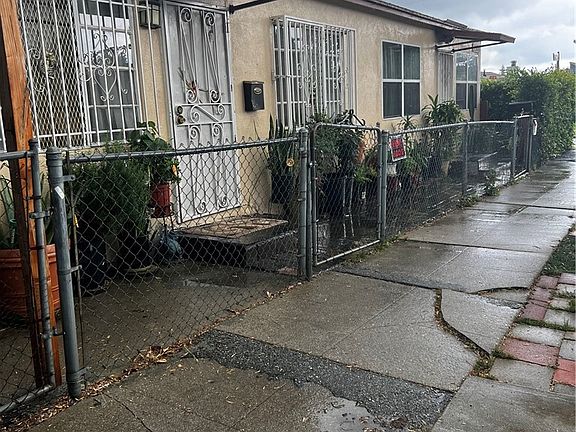 3300 Chapman St, Los Angeles, CA 90065 | MLS #IV23214441 | Zillow