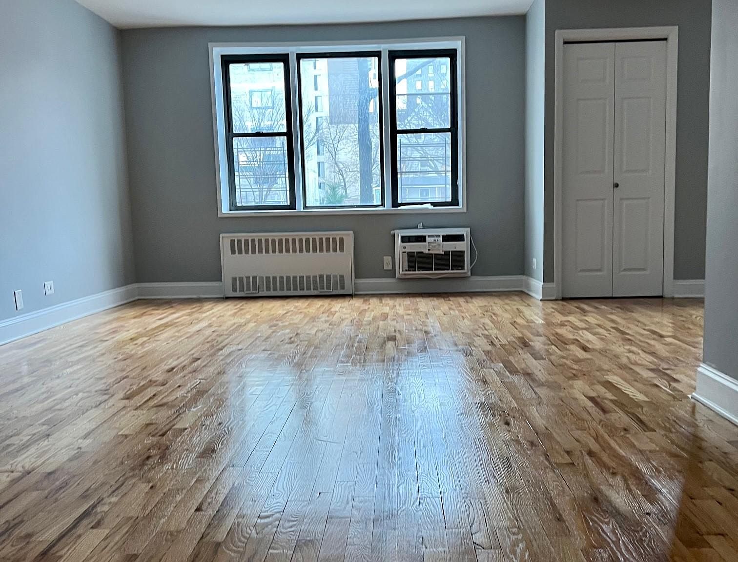 207 E 202nd St #4C, Bronx, NY 10458 | Zillow