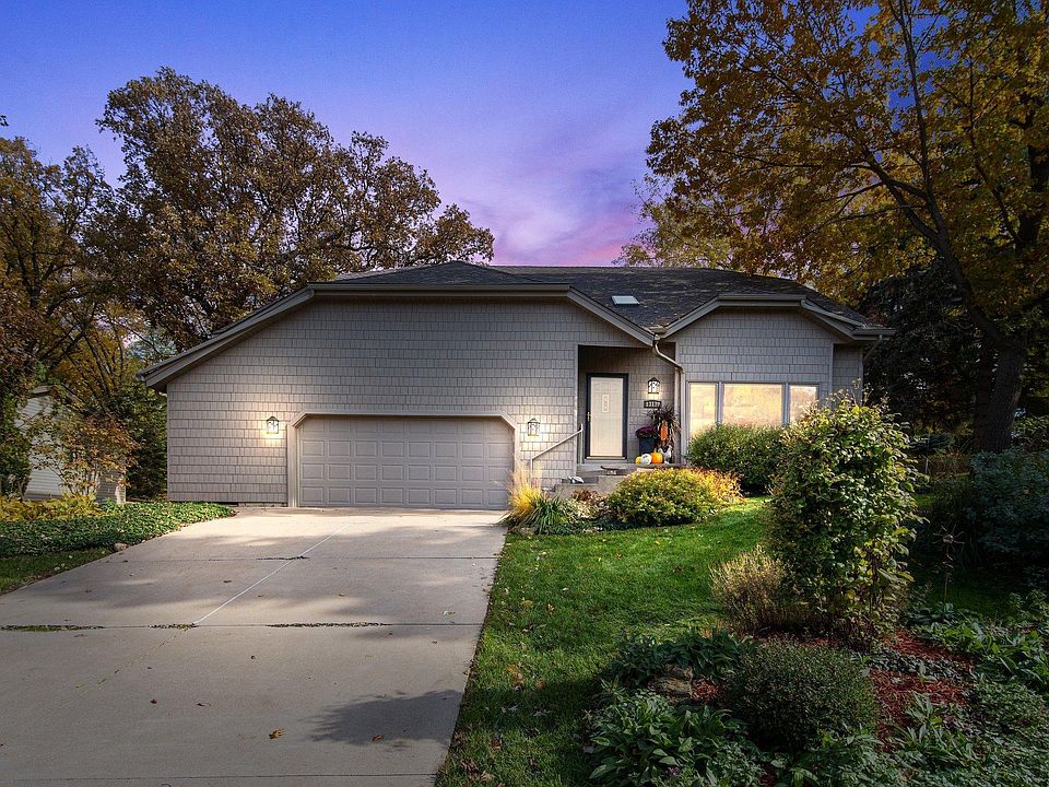 13170 Flagstaff Ave, Apple Valley, MN 55124 | MLS #6459567 | Zillow