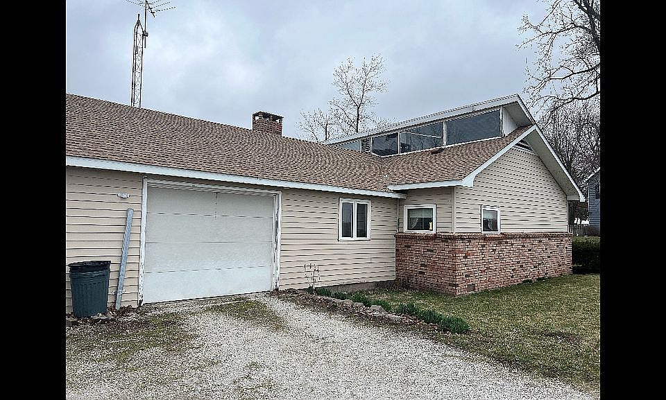 208 E Grant St, Arrowsmith, IL 61722 | Zillow