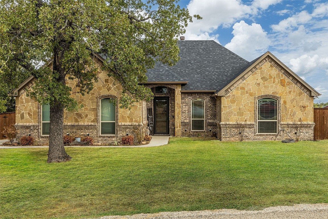 267 Young Rd, Springtown, TX 76082 | MLS #20564095 | Zillow