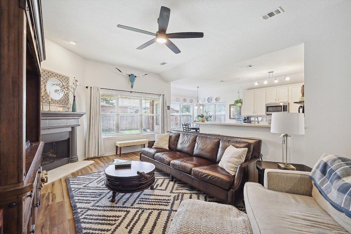 5725 Meadowglen Dr, Denton, TX 76226 | MLS #20329522 | Zillow