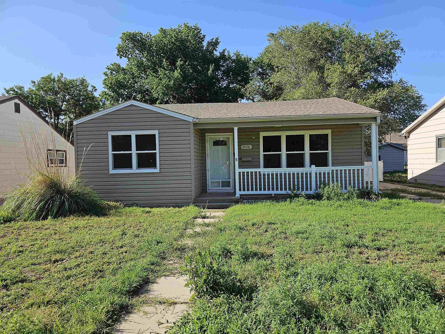 806 E 4th St, Kinsley, KS 67547 | Zillow