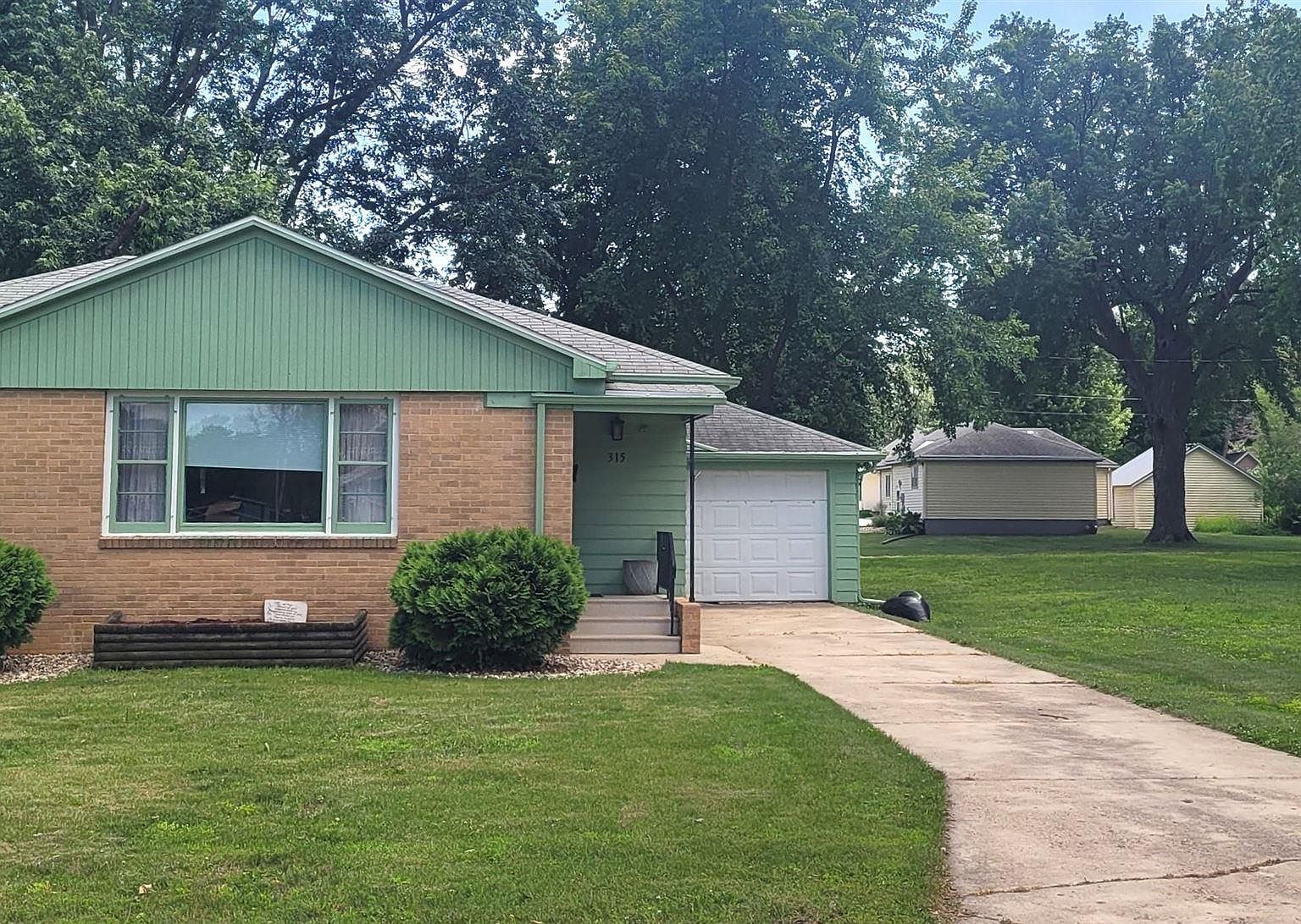 315 & 275 4th St SE, Primghar, IA 51245 | Zillow