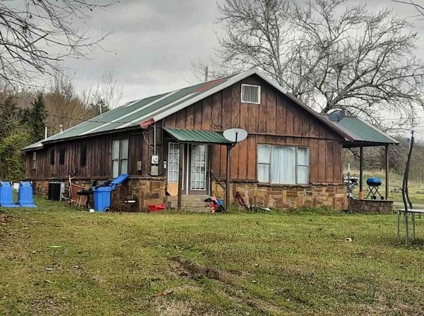 21611 Stagecoach Rd, Howe, OK 74940 | Zillow
