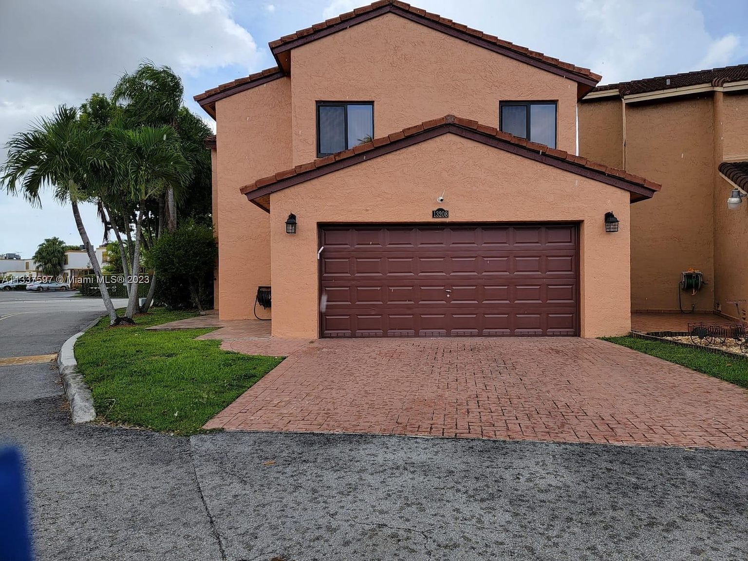 13208 SW 10th Ln, Miami, FL 33184 | Zillow