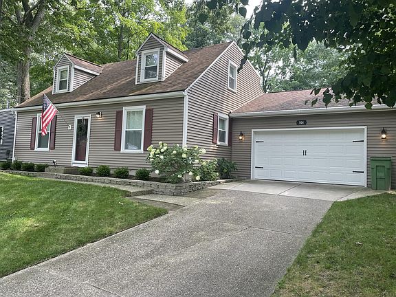 504 Shadowood St NW, Comstock Park, MI 49321 | MLS #23142977 | Zillow