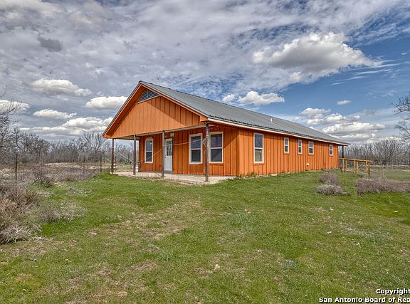 6425 W US Highway 90, Uvalde, TX 78801 | MLS #1750881 | Zillow